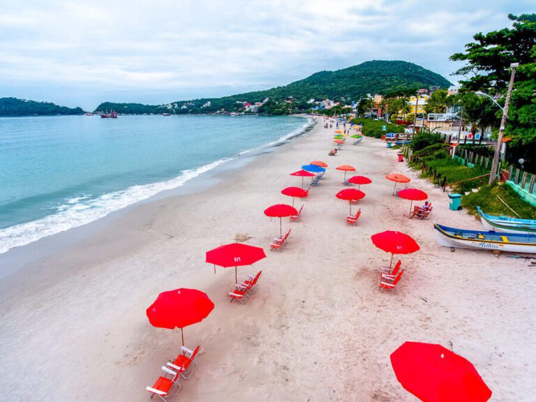 O que fazer em Bombinhas, SC: praias incríveis + dicas de viagem